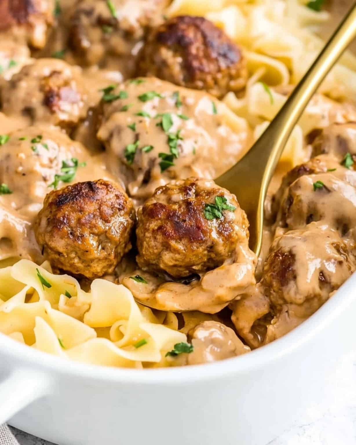 Swedish Meatball Casserole Recipe - LazyDayRecipes
