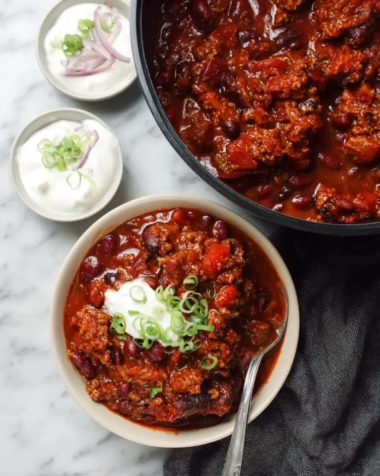 Authentic Chili Con Carne – Thick, Hearty & Flavorful!